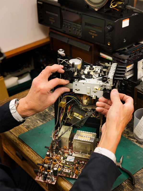 Dug Factory Tokyo, the boombox specliast and cassette player empire ...